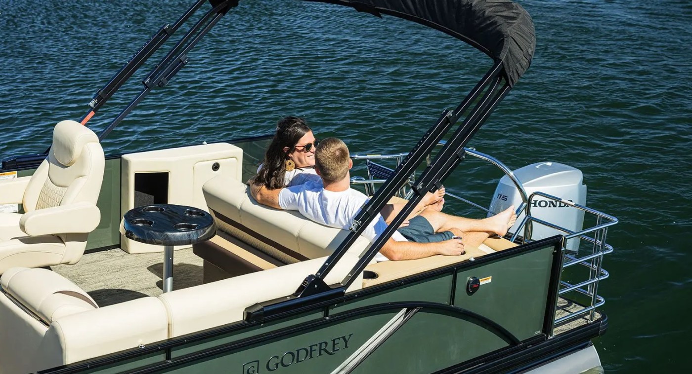 4 Hour Pontoon Boat Rental | Throttle RX Rentals, Wisconsin